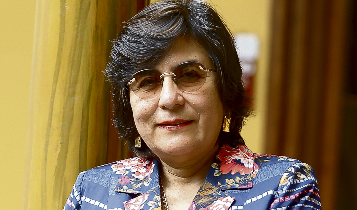 La República - María Elena Castillo