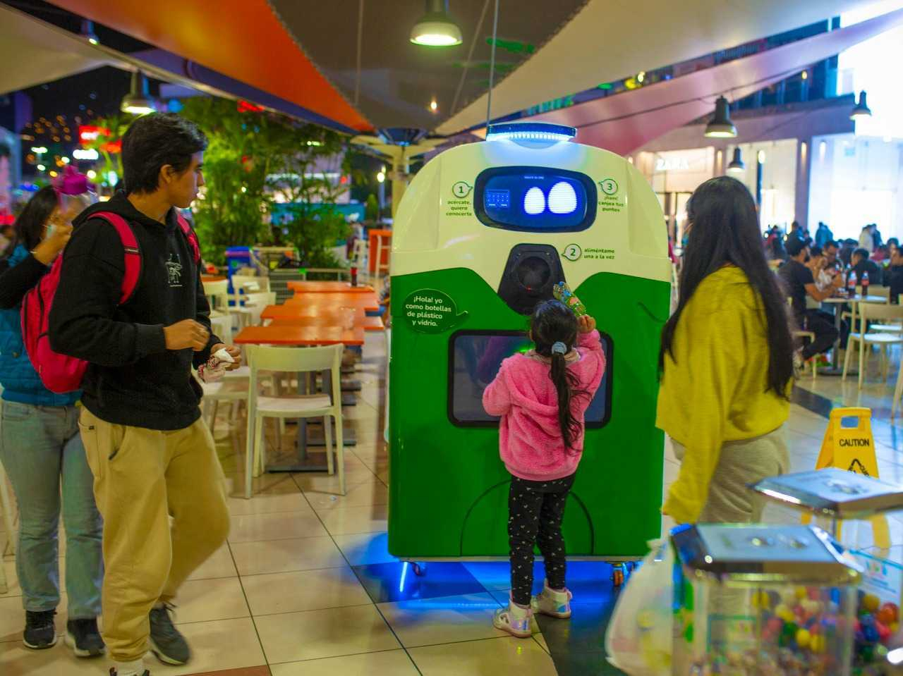 IRBin: ¿cómo funciona el robot peruano con IA que promueve el reciclaje ...